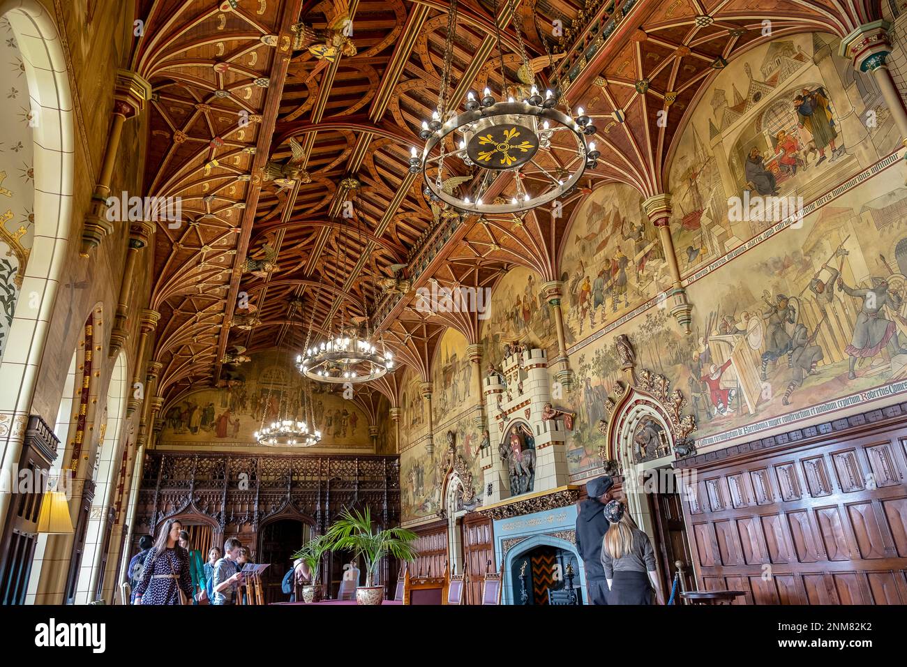 Interiors medieval banqueting hall hi-res stock photography and images ...