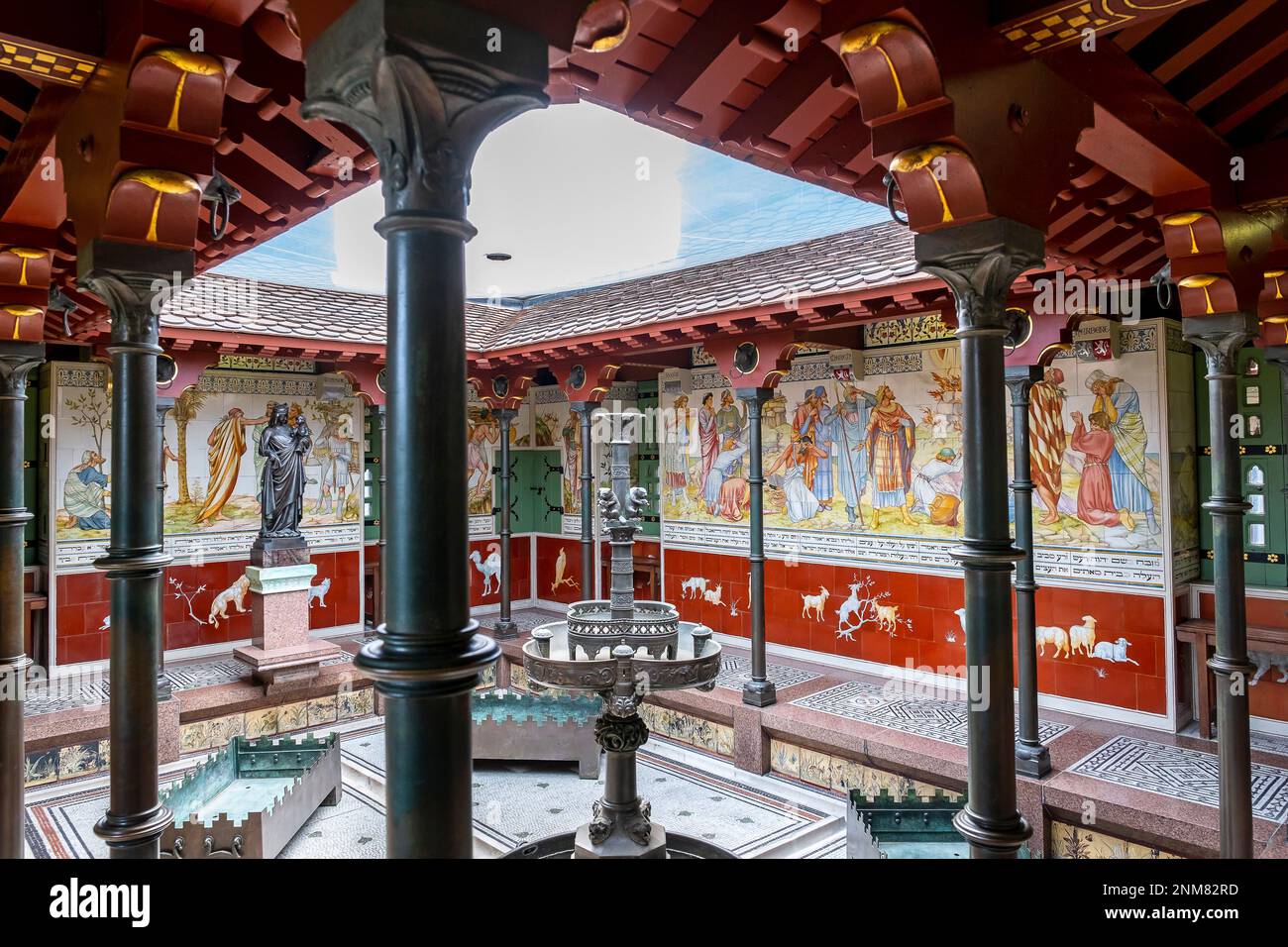 Cardiff Castle, The roof garden, Cardiff, Wales Stock Photo - Alamy