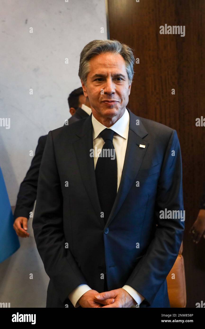 Blinken hi-res stock photography and images - Alamy