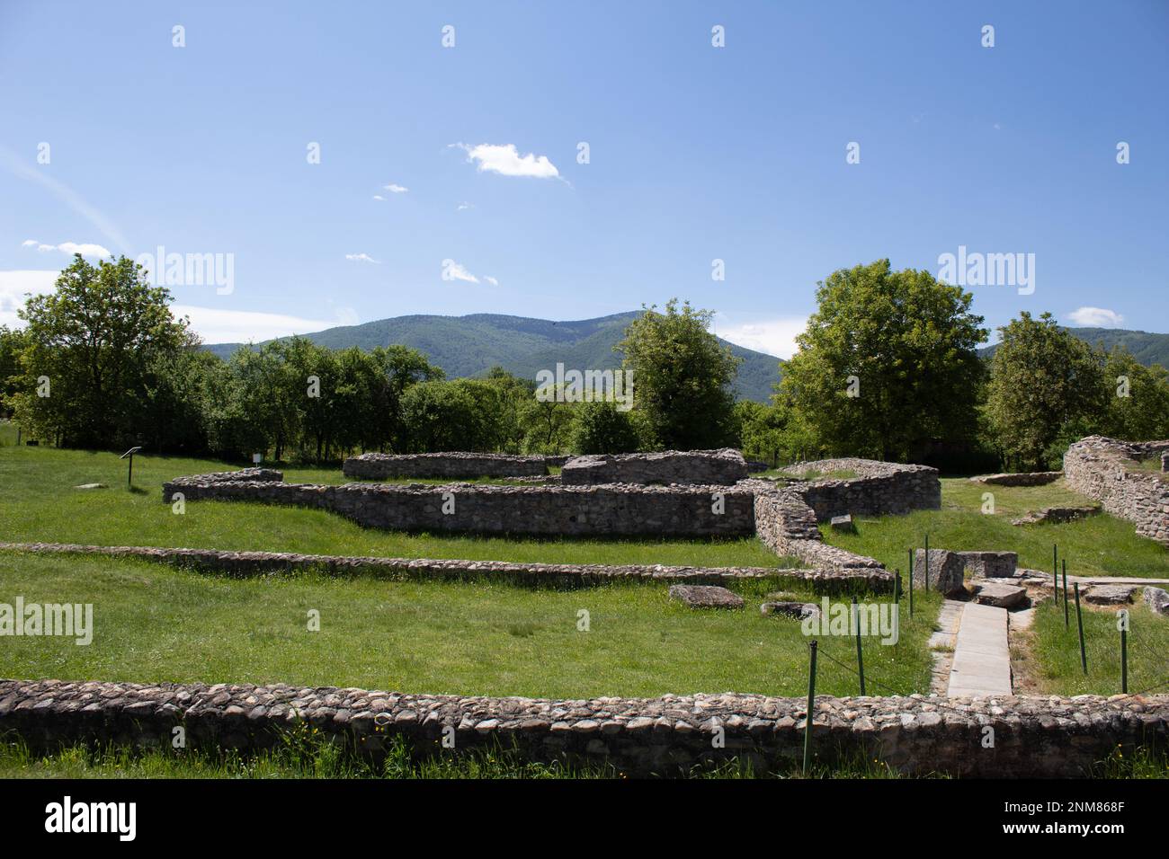 Ancient Roman ruins at Colonia Ulpia Traiana Augusta Dacica ...