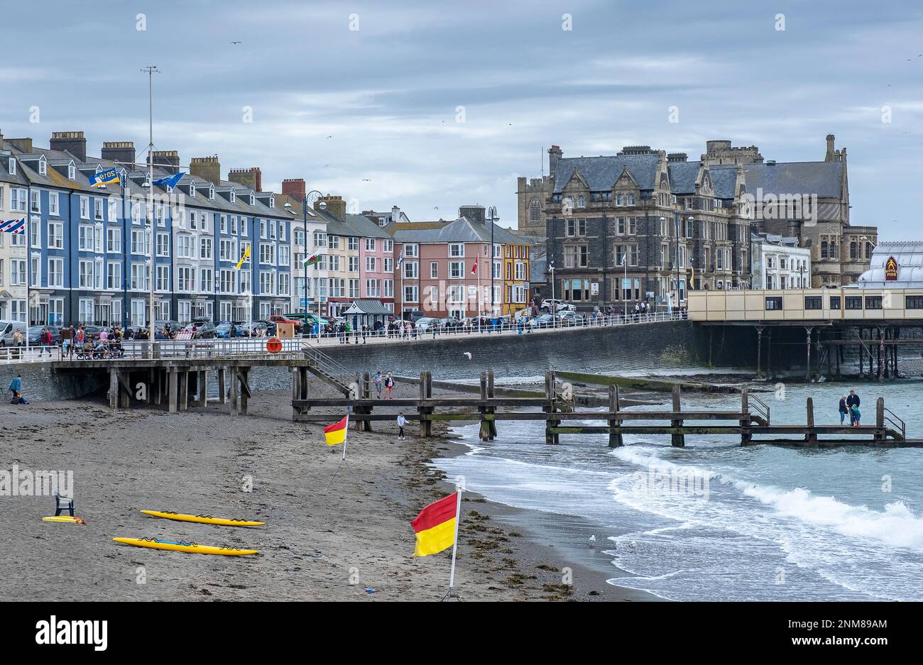 Typical welsh coastline hi-res stock photography and images - Alamy