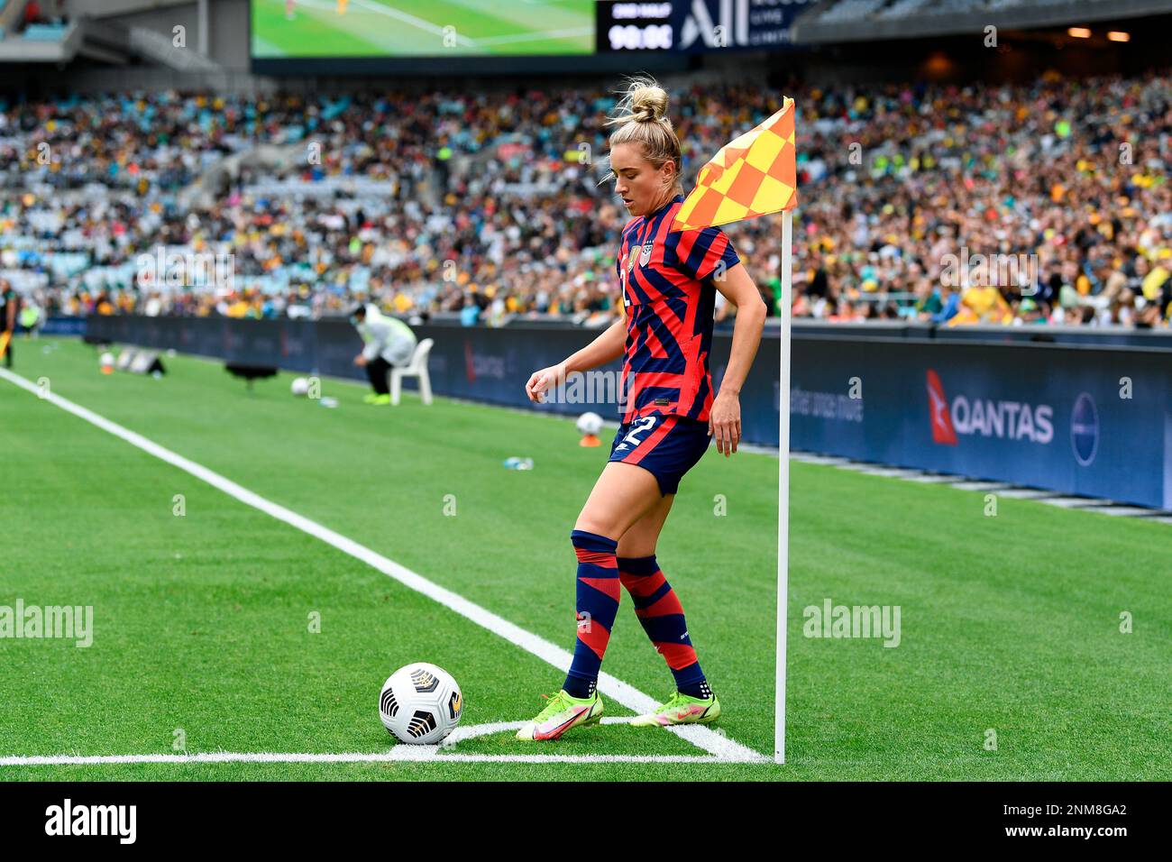 SYDNEY, AUSTRALIA - NOVEMBER 27: Kristie Mewis of USA takes a corner ...