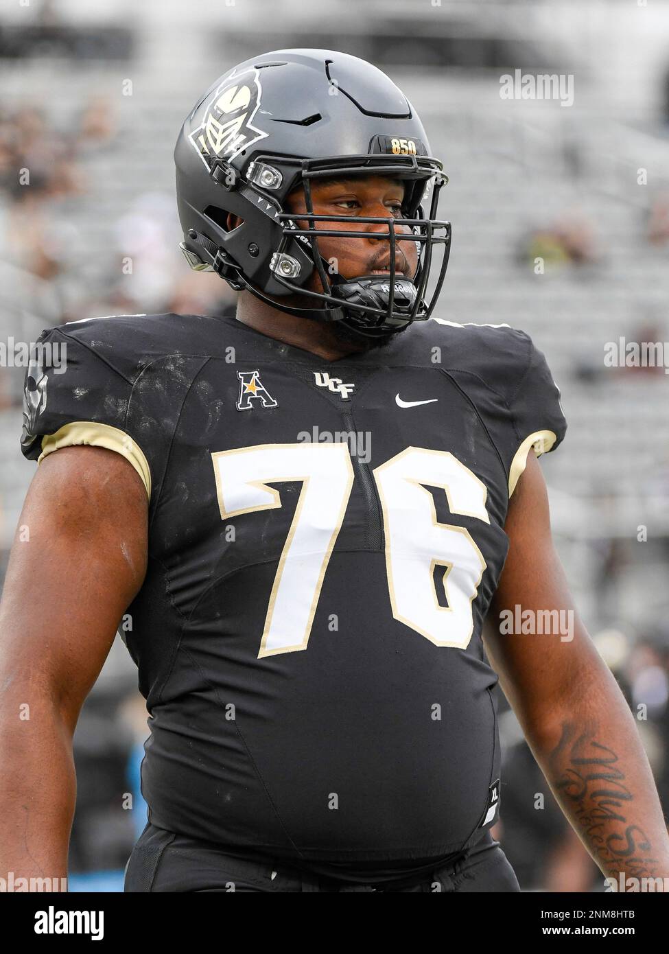 November 26, 2021 - Orlando, FL, U.S: Central Florida offensive lineman ...