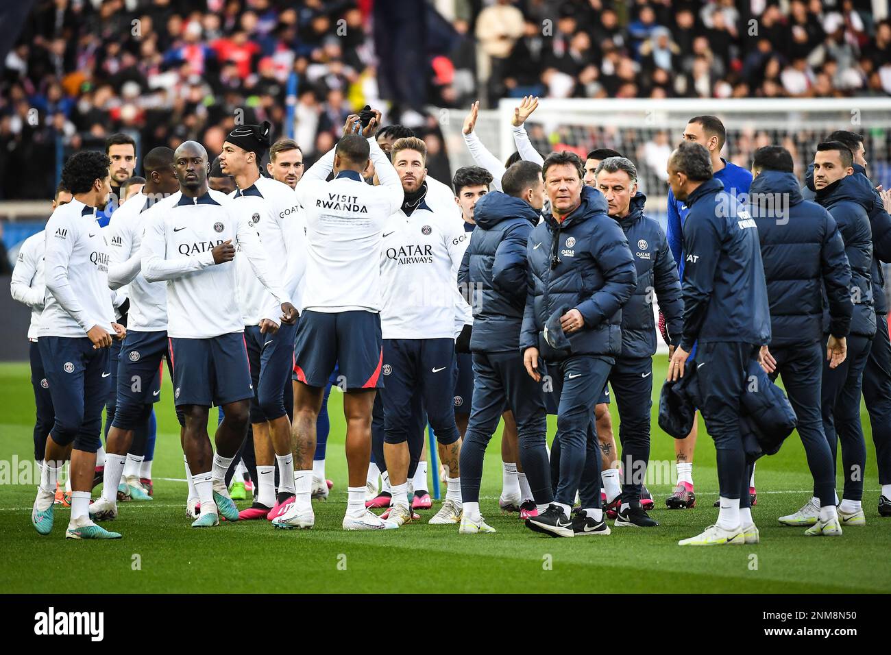 Team of PSG during the training of the Paris Saint-Germain team on ...