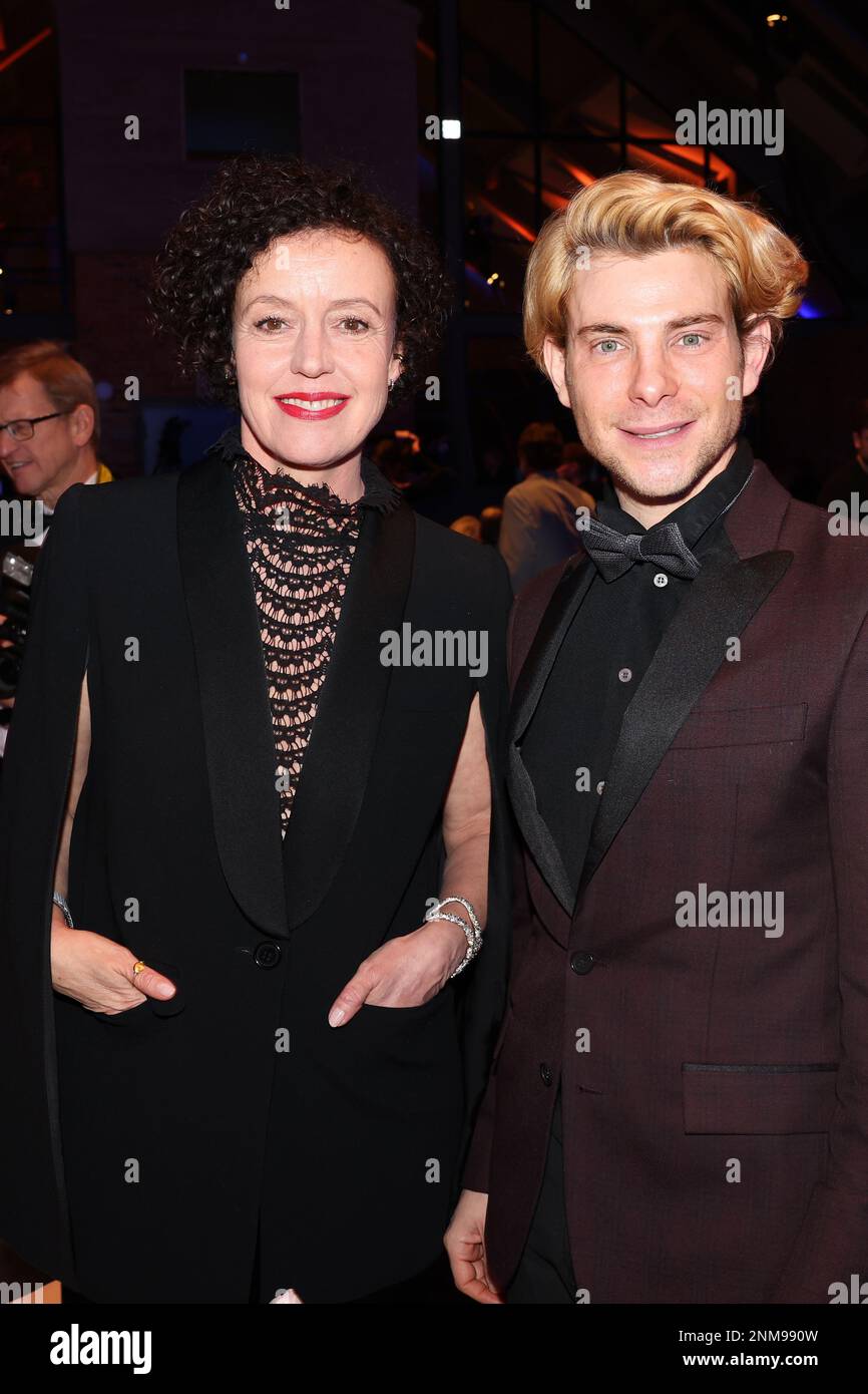 Berlin, Germany. 24th Feb, 2023. Actress Maria Schrader (l) and ...