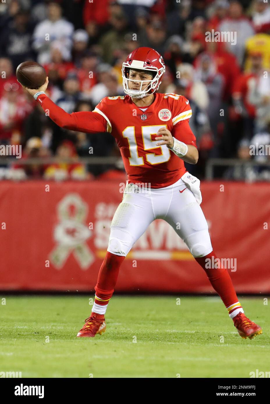 KANSAS CITY, MO - NOVEMBER 21: Kansas City Chiefs quarterback Patrick ...