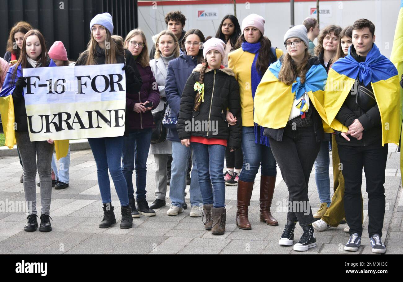 Manchester, UK, 24th February, 2023. The Ukrainian student community in ...