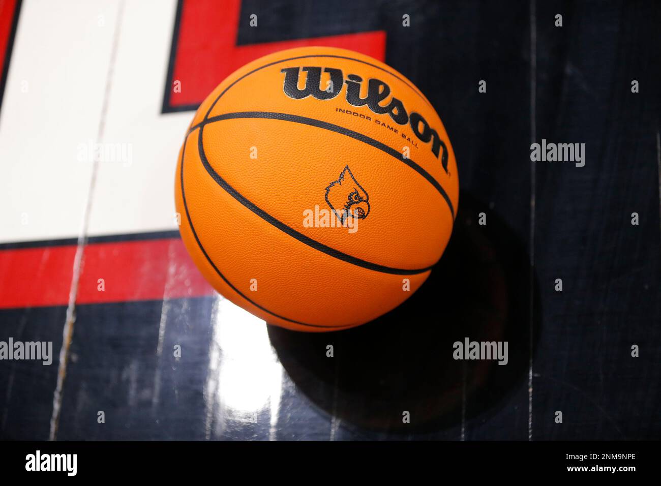 Cardinal Basketball Logo