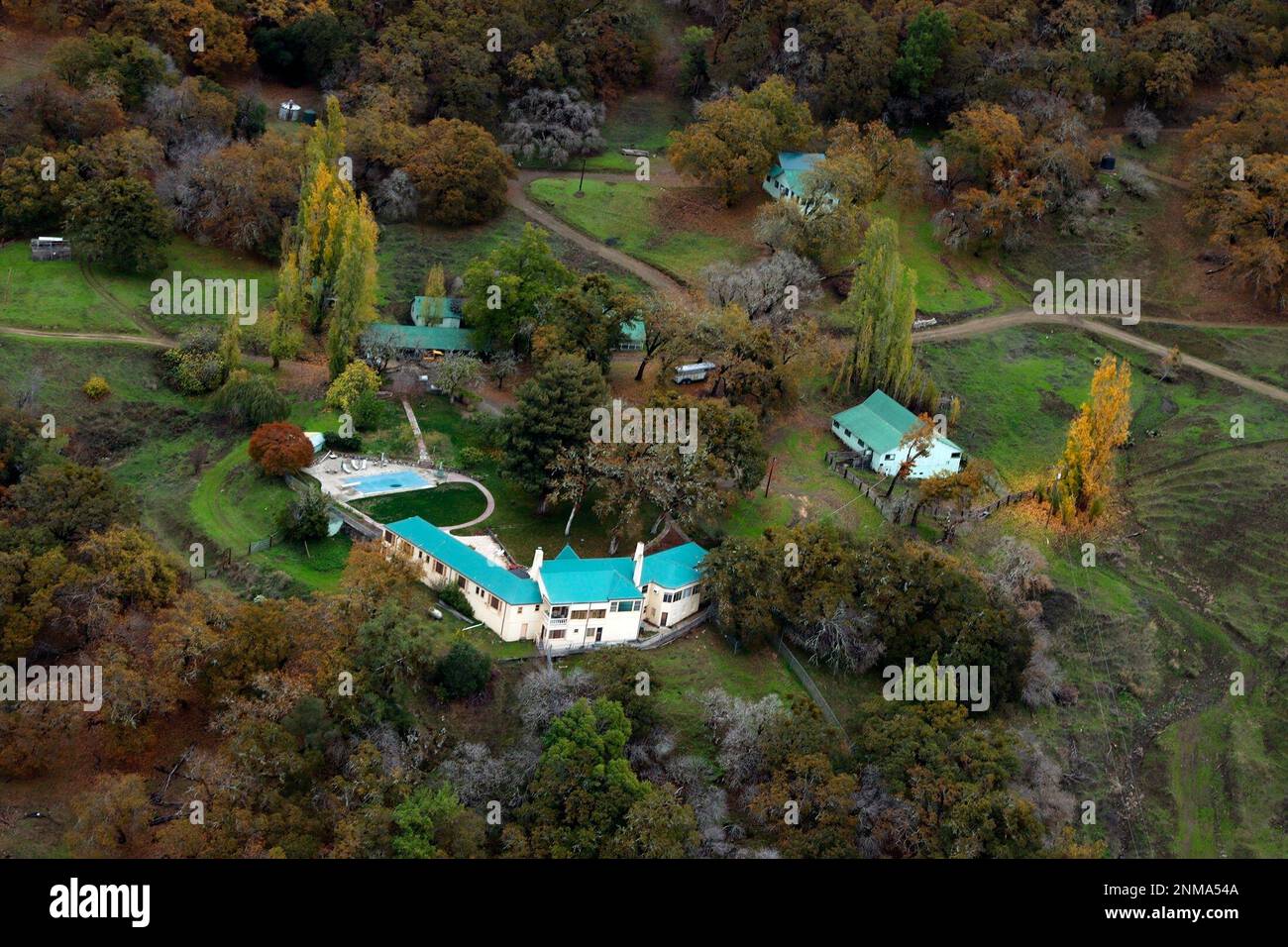 This aerial photo shows the Dean Witter house at Lone Pine Ranch in ...