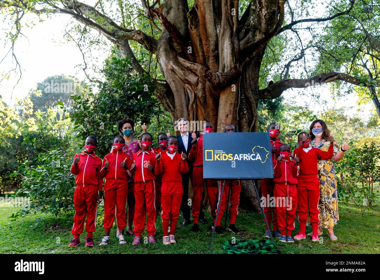 Secretary of State Antony Blinken poses for photographs with Walt ...