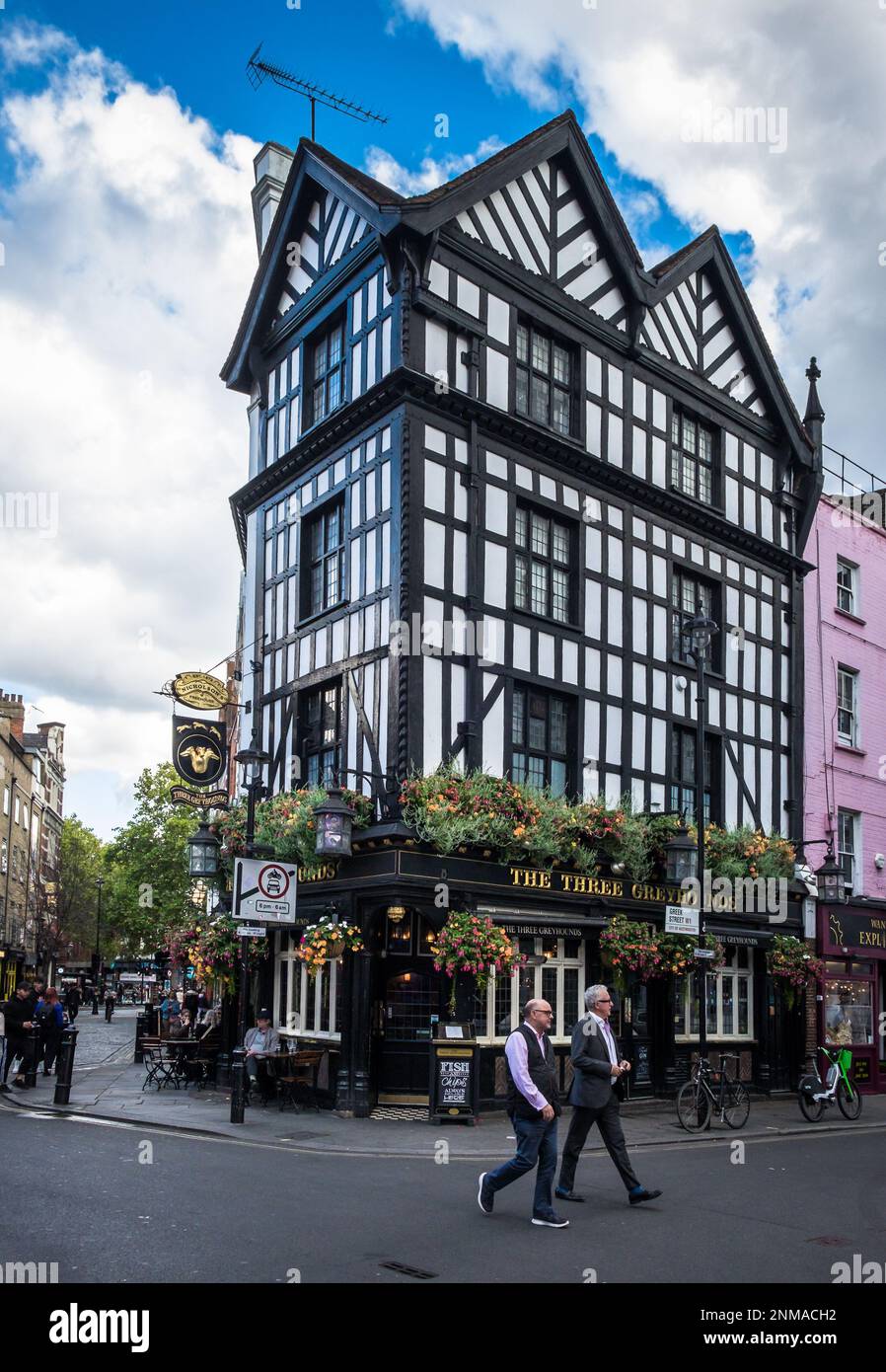 Soho house london exterior hi-res stock photography and images - Alamy