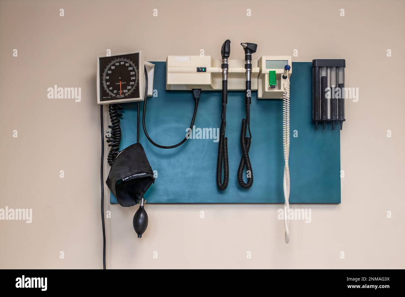 Tools gauges hi-res stock photography and images - Alamy