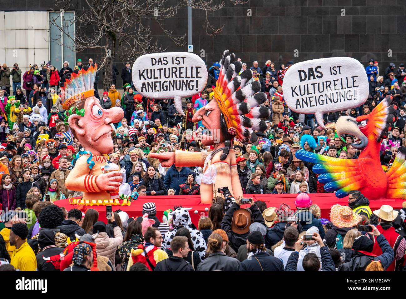 Rose Monday procession in Düsseldorf, street carnival, motif floats in ...