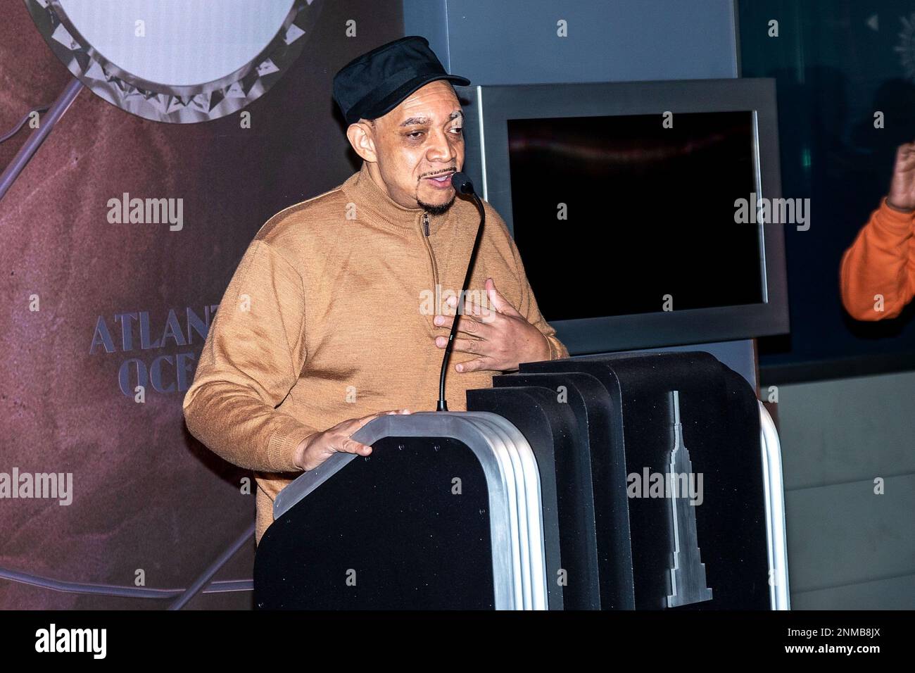 Red alert hip hop hi-res stock photography and images - Alamy