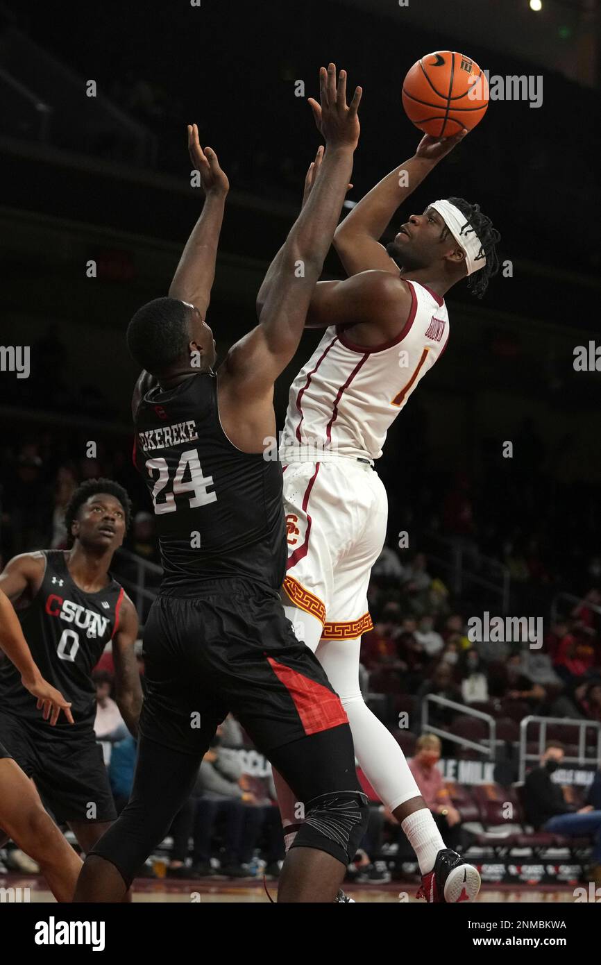 Southern California Trojans forward Chevez Goodwin (1) is defended by ...