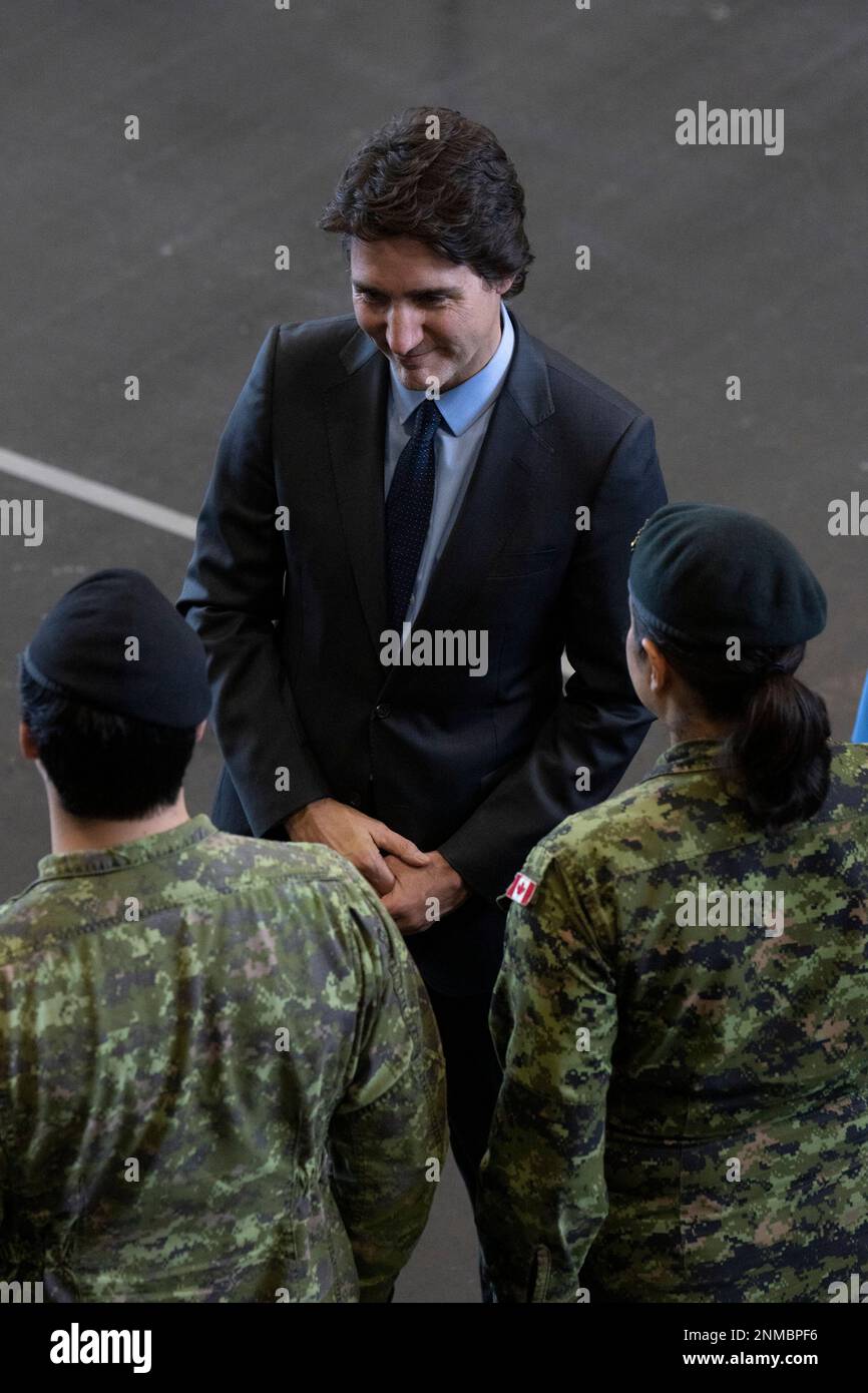 Prime Minister Justin Trudeau speaks to military personnel at Fort York ...