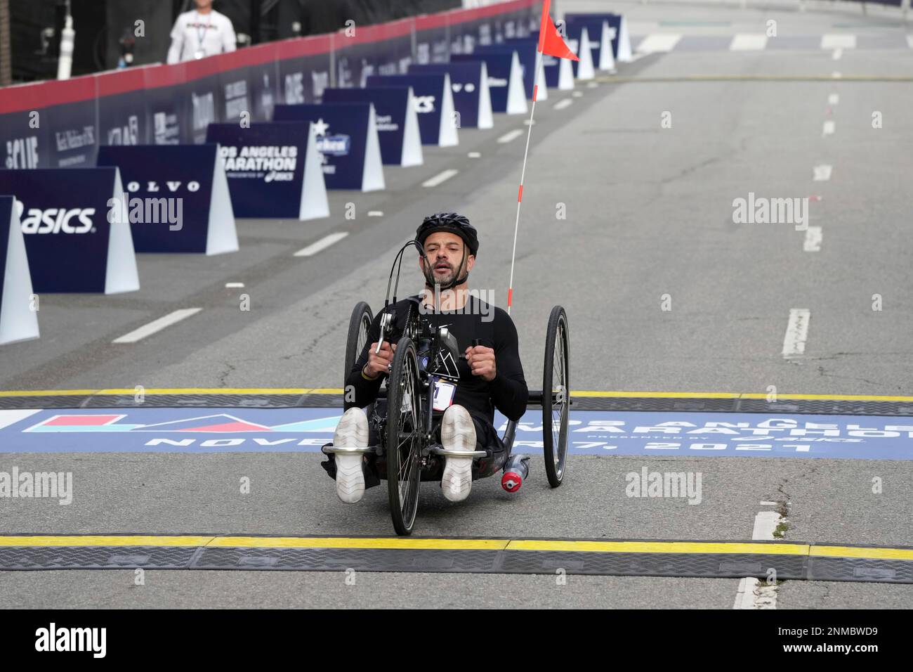 David Rodarte wins the handcycle wheelchair race in 2:0118 at the 36th ...