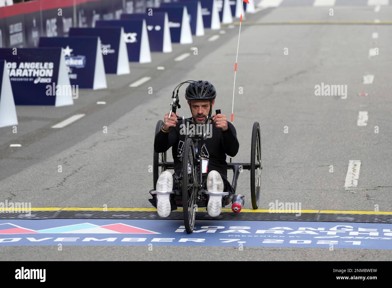 David Rodarte wins the handcycle wheelchair race in 2:0118 at the 36th ...