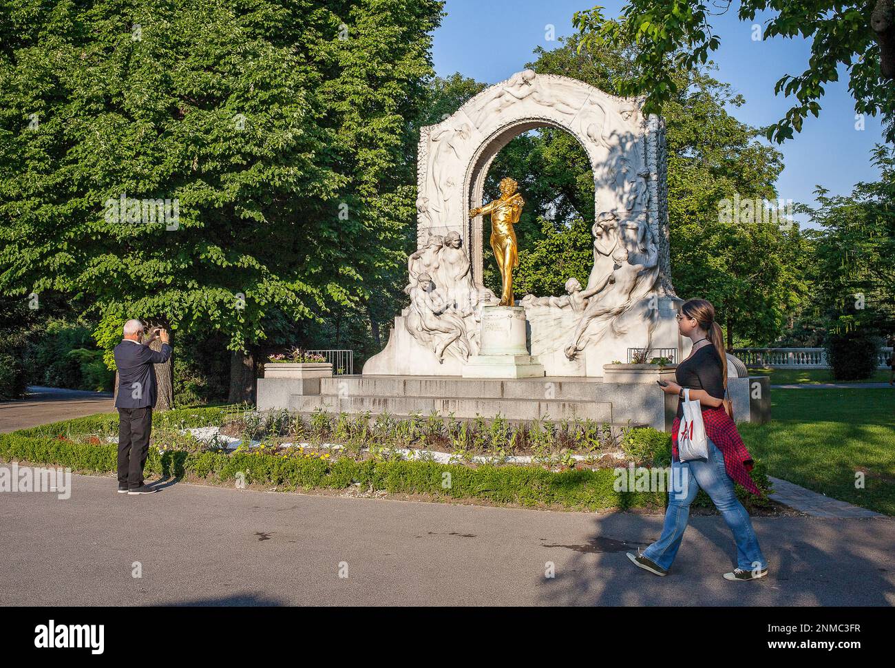 Johann Strauss Monument, in Stadtpark (City Park), Vienna , Austria Stock Photo - Alamy