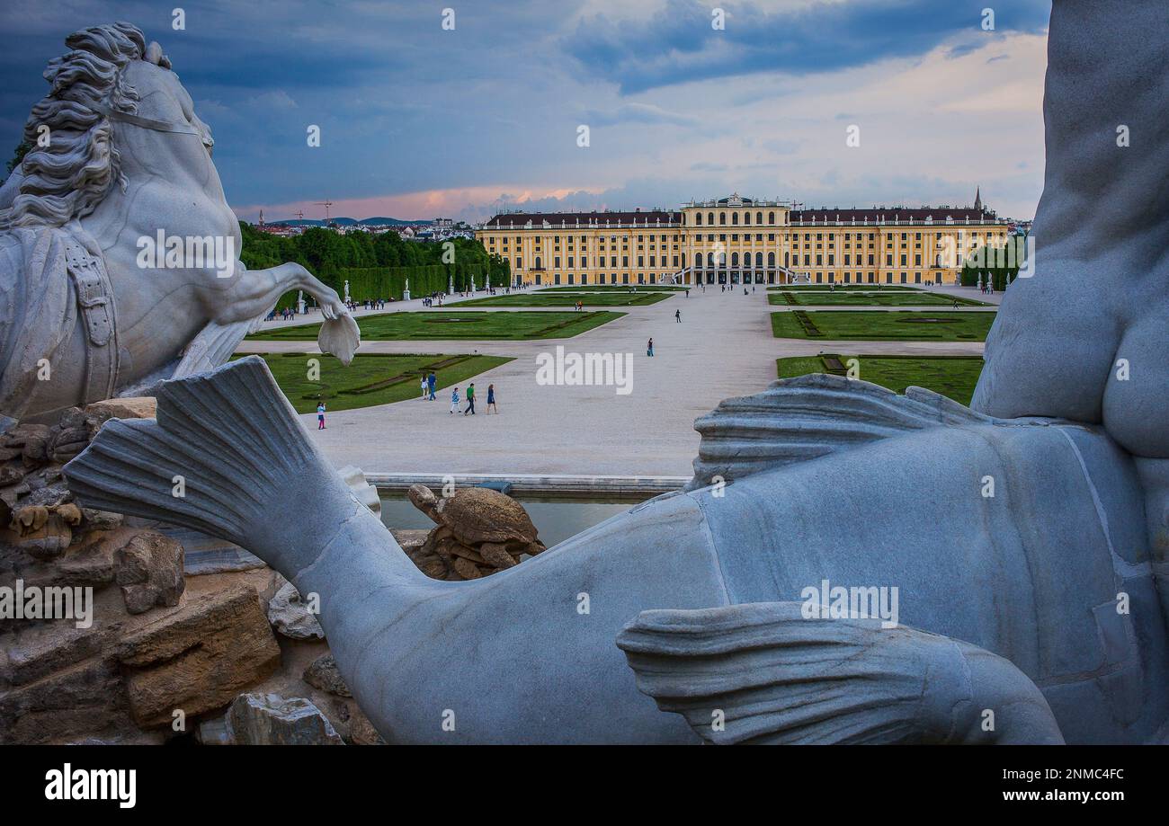 Fountain neptune equestrian statue hi-res stock photography and images ...