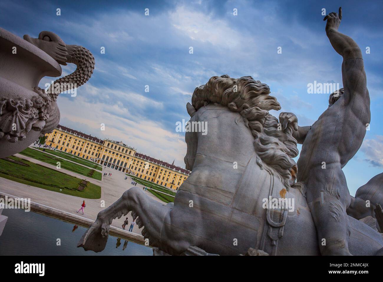 Fountain neptune equestrian statue hi-res stock photography and images ...