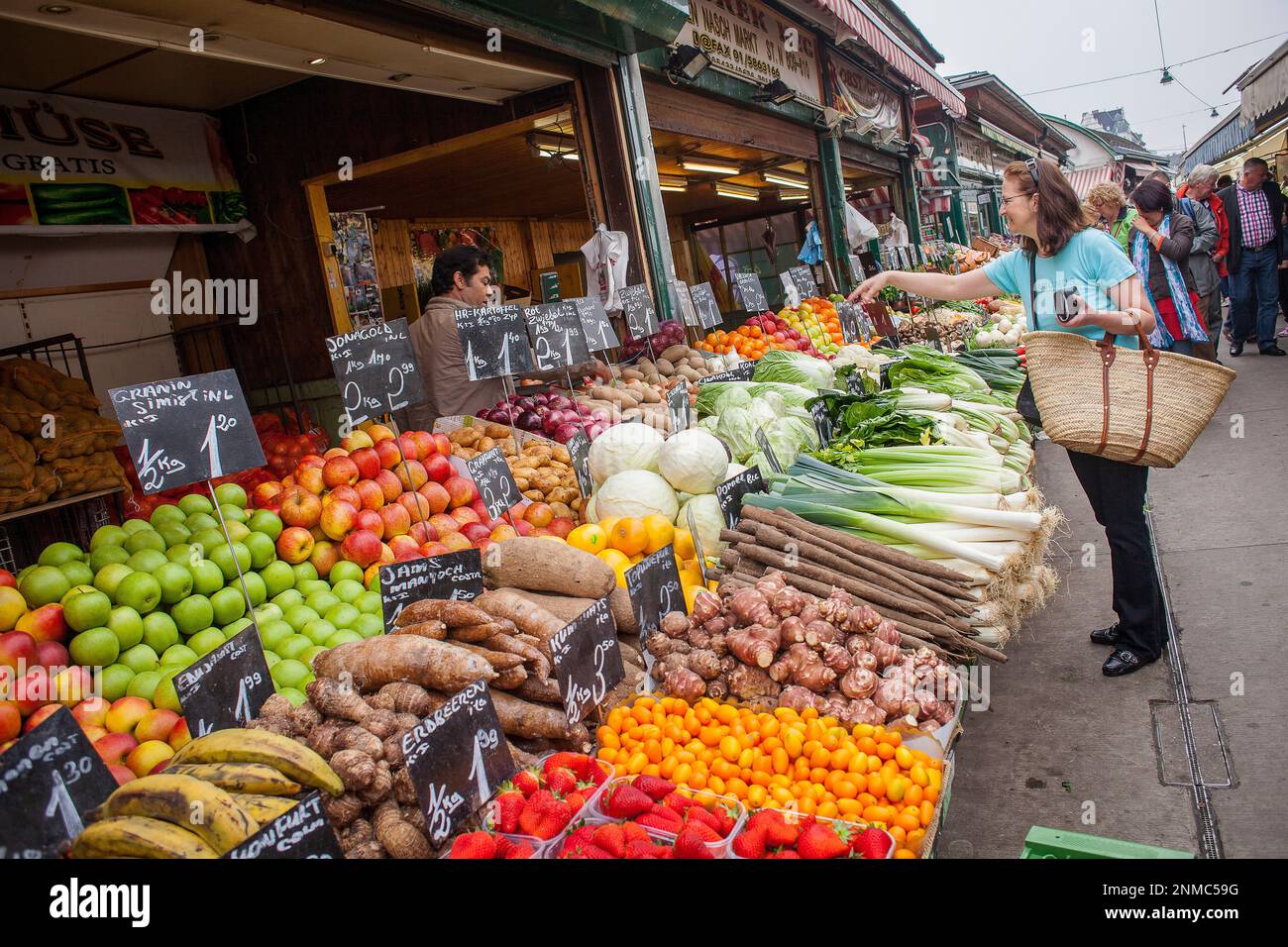 Market stall naschmarkt [famous hi-res stock photography and images - Alamy