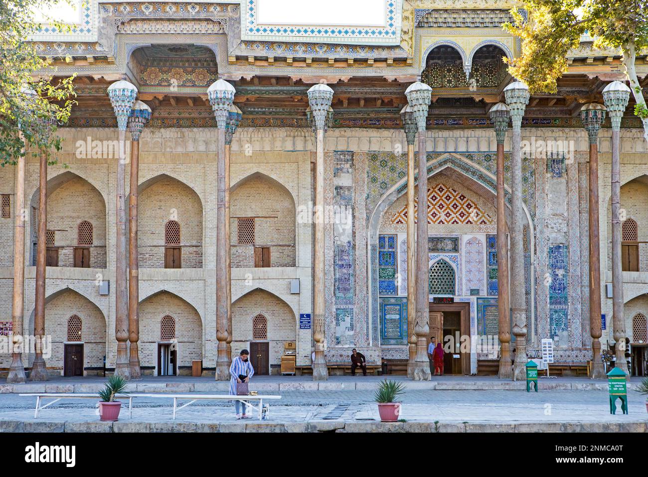 Bolo Hauz Mosque, Bukhara, Uzbekistan Stock Photo - Alamy
