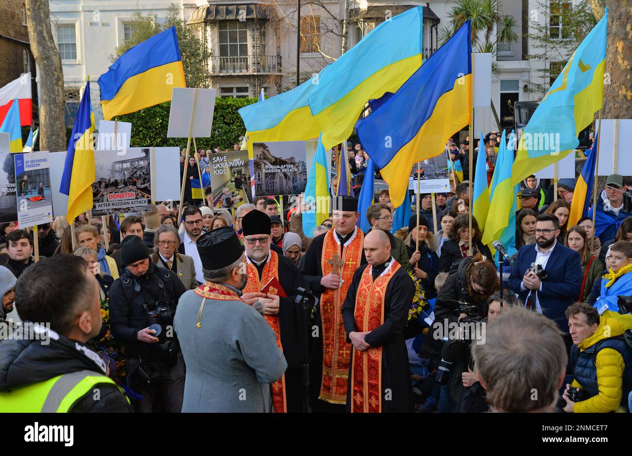 Ukranians gather at the Volodymyr statue on the first anniversary of ...