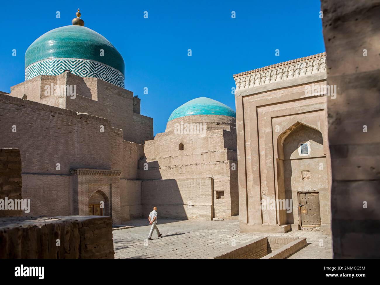 Pahlavon Mahmud Mausoleum, Khiva, Uzbekistan Stock Photo - Alamy