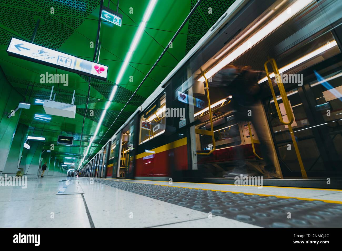 train on the subway station Stock Photo - Alamy