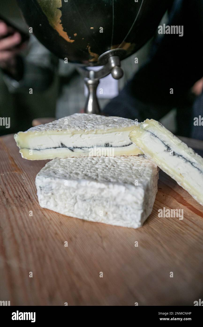 The Oladivia cheese, from the Andalusian cheese factory Quesos y Besos ...