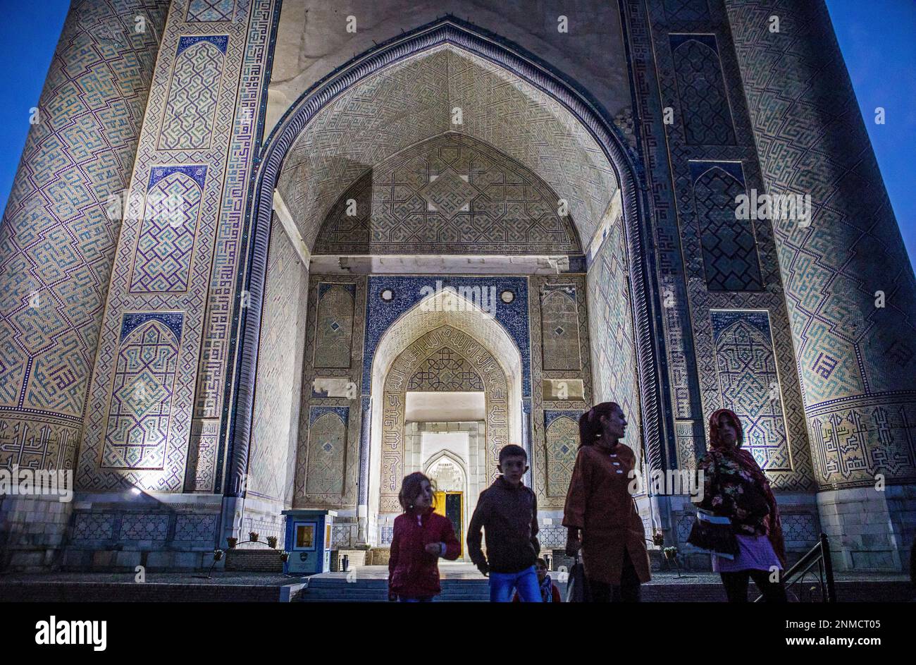 Main gate of Bibi-Khanym Mosque, Samarkand, Uzbekistan Stock Photo - Alamy