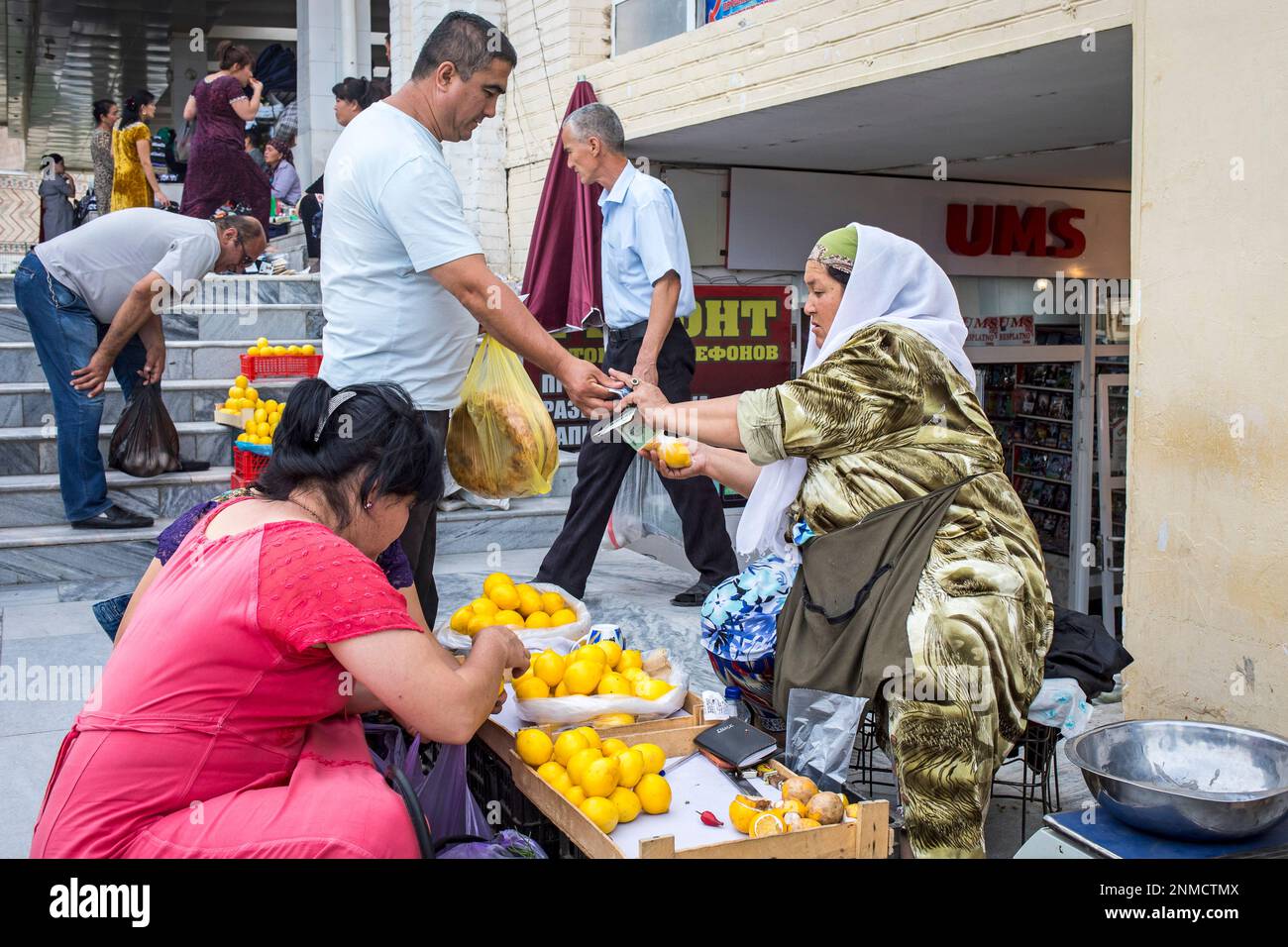 Lemon stand, Siob Bazaar, Samarkand, Uzbekistan Stock Photo - Alamy