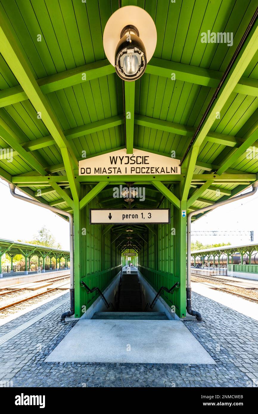 Wroclaw, Poland - May 2022: Green platform at railway station in Lesnica Stock Photo - Alamy