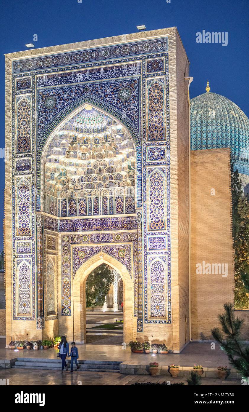 Main gate of Gur-e Amir mausoleum, Samarkand, Uzbekistan Stock Photo ...