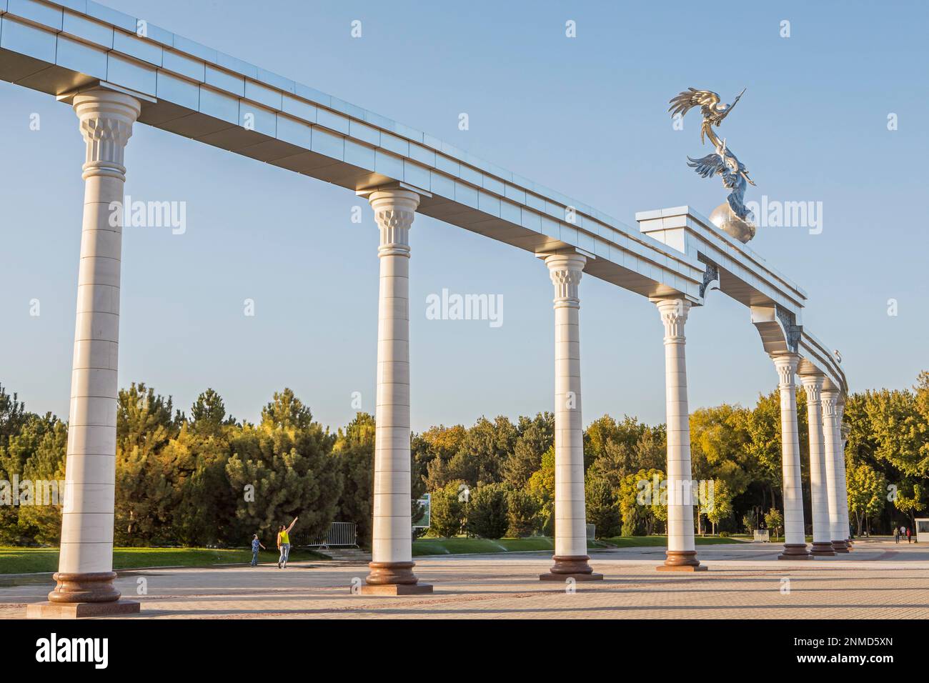 Ezgulik Independence Arch, in Independence square, Tashkent, Uzbekistan ...