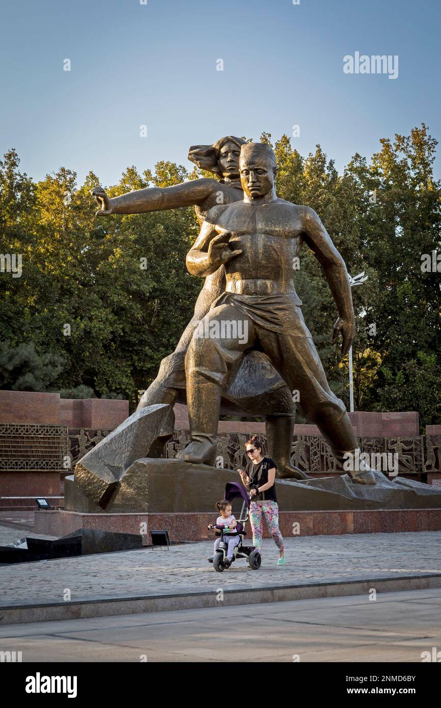 Monument of Courage, Earthquake Memorial, Tashkent, Uzbekistan Stock ...