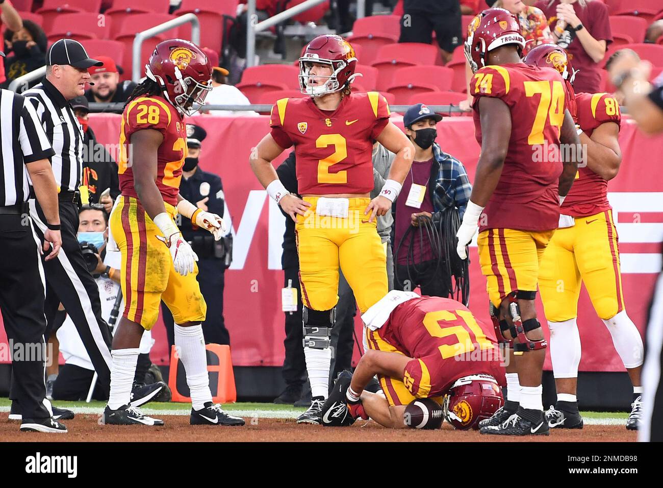 LOS ANGELES, CA - OCTOBER 30: USC Trojans wide receiver Drake London ...