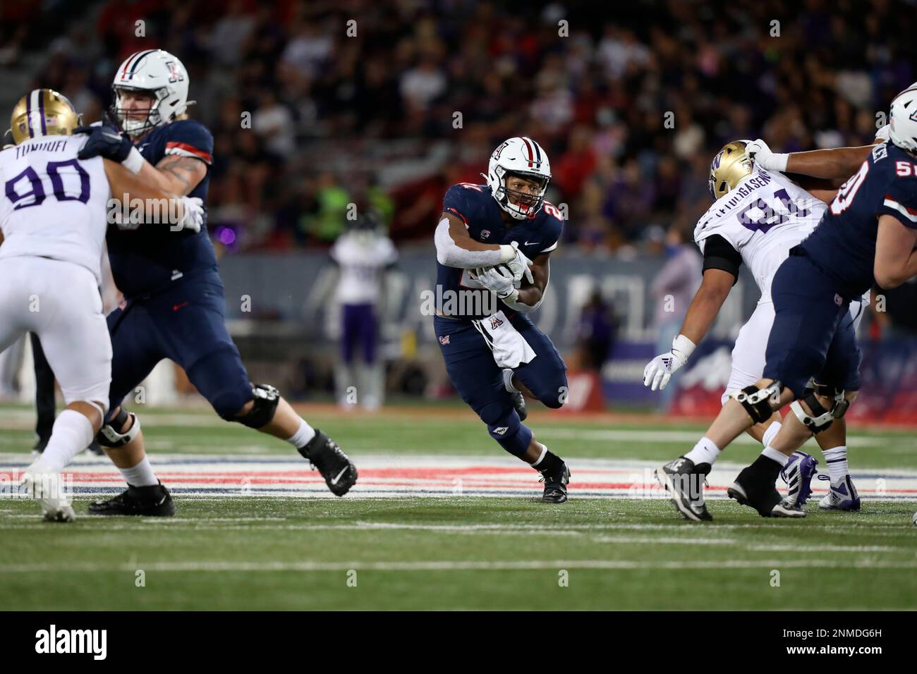 TUCSON, AZ - OCTOBER 22: University of Arizona Wildcat runningback #21 ...
