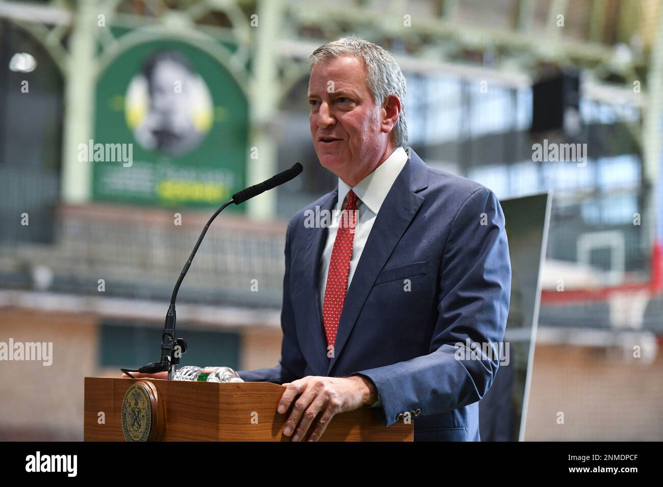 Photo by: NDZ/STAR MAX/IPx 2021 10/27/21 Mayor Bill de Blasio gives ...