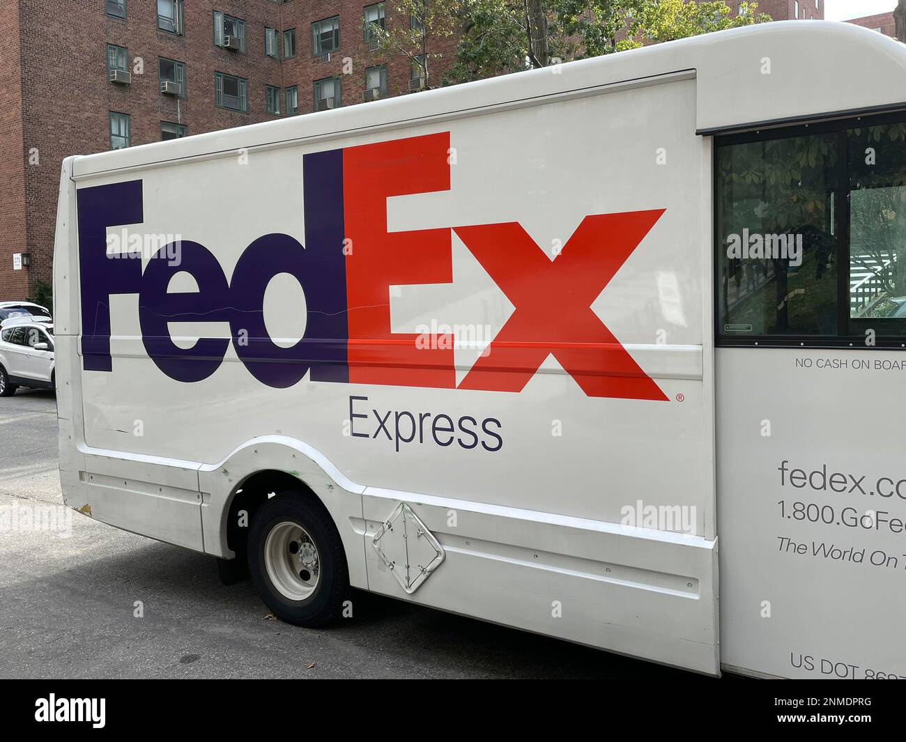 Photo by: STRF/STAR MAX/IPx 2021 10/27/21 Amazon now delivers more US ...