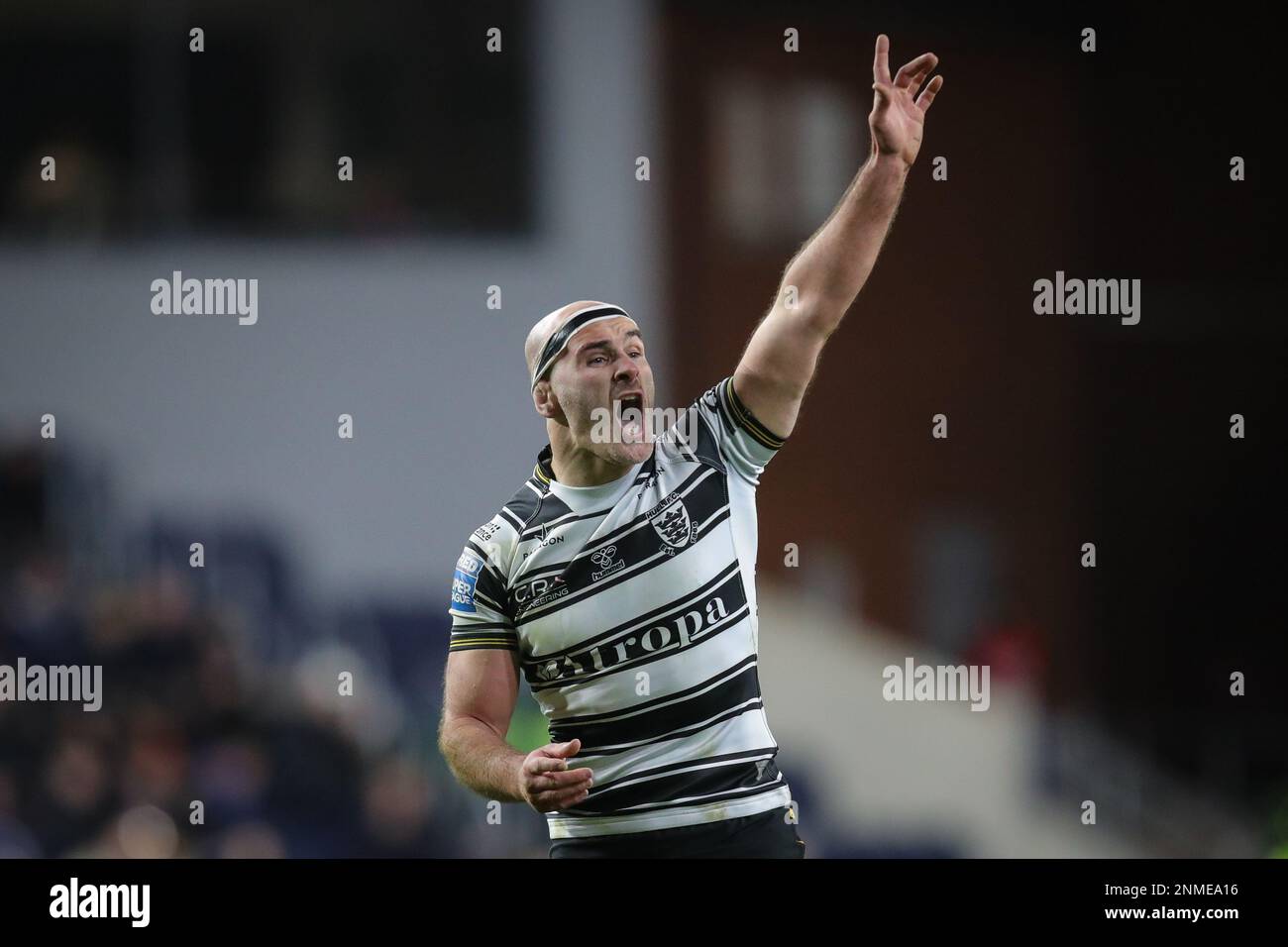 Danny Houghton #9 of Hull FC reacts during the Betfred Super League ...