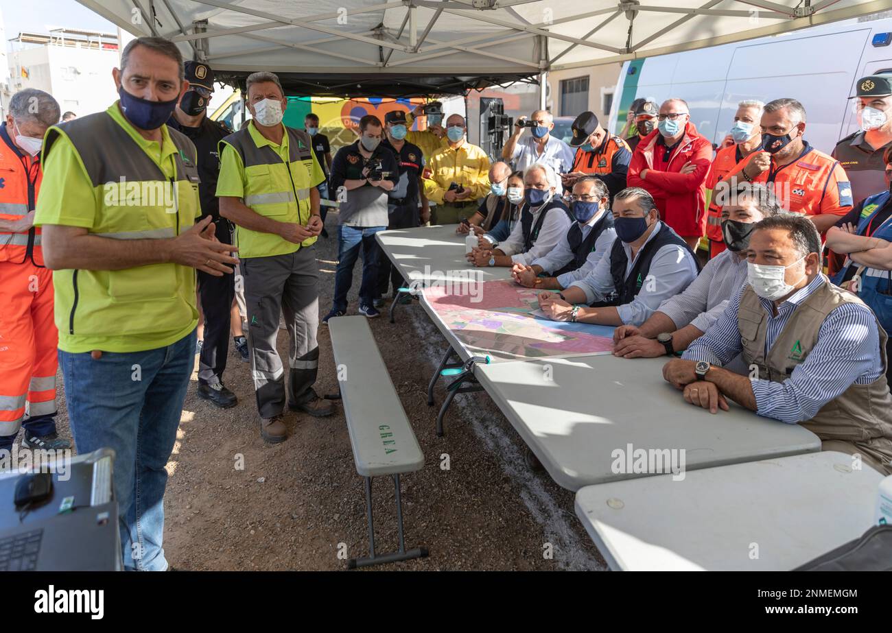The Deputy Minister of the Presidency, Antonio Sanz (3r), at the ...
