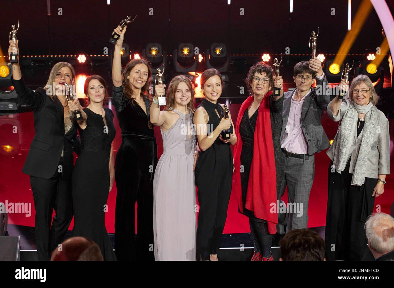 The award winners Kristina Flohr, from left, Daniela Hinz, Leonie ...