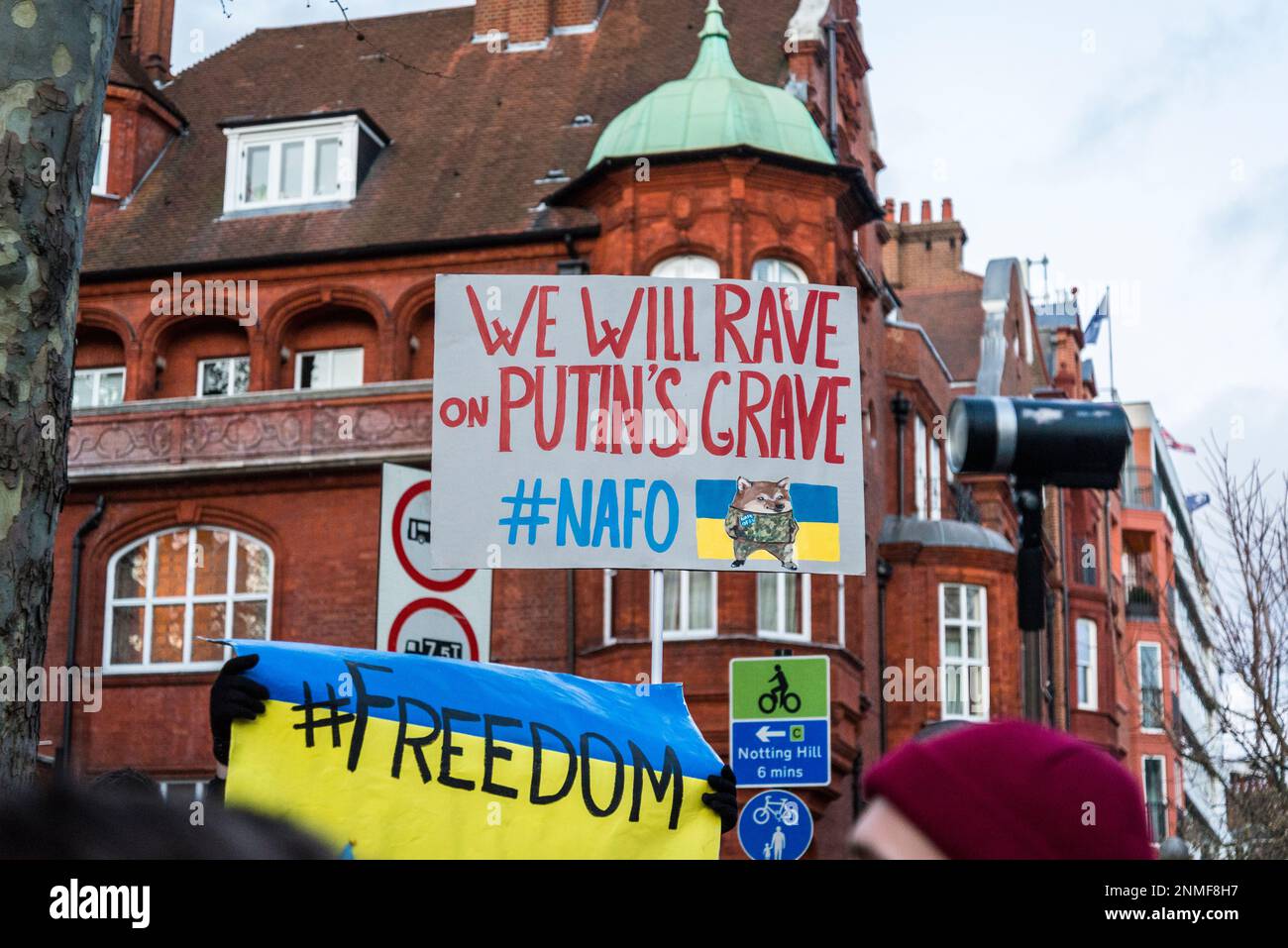 We will rave on putins grave hi-res stock photography and images - Alamy