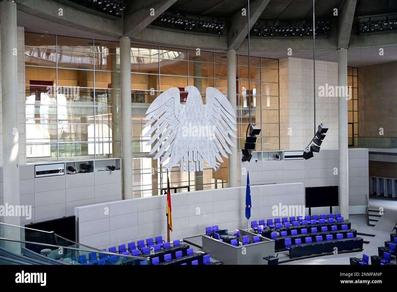 Sitzungssaal des Deutschen Bundestages im Reichstagsgebäude.Das ...