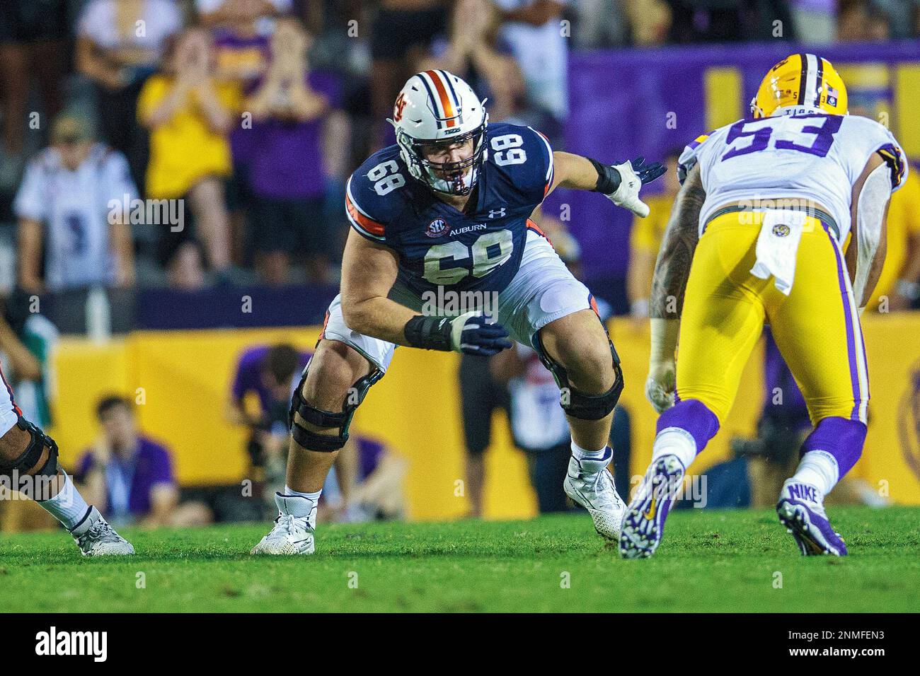 BATON ROUGE, LA - OCTOBER 02: Auburn Tigers offensive lineman Austin ...