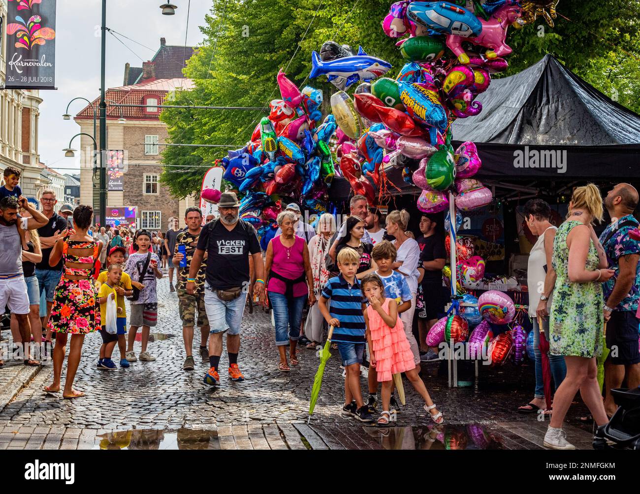 Parade festival carnival balloons hi-res stock photography and images ...