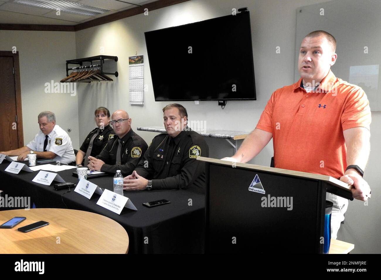 Houghton County Sheriff's Office Det. Lt. Charlie Klein, right ...