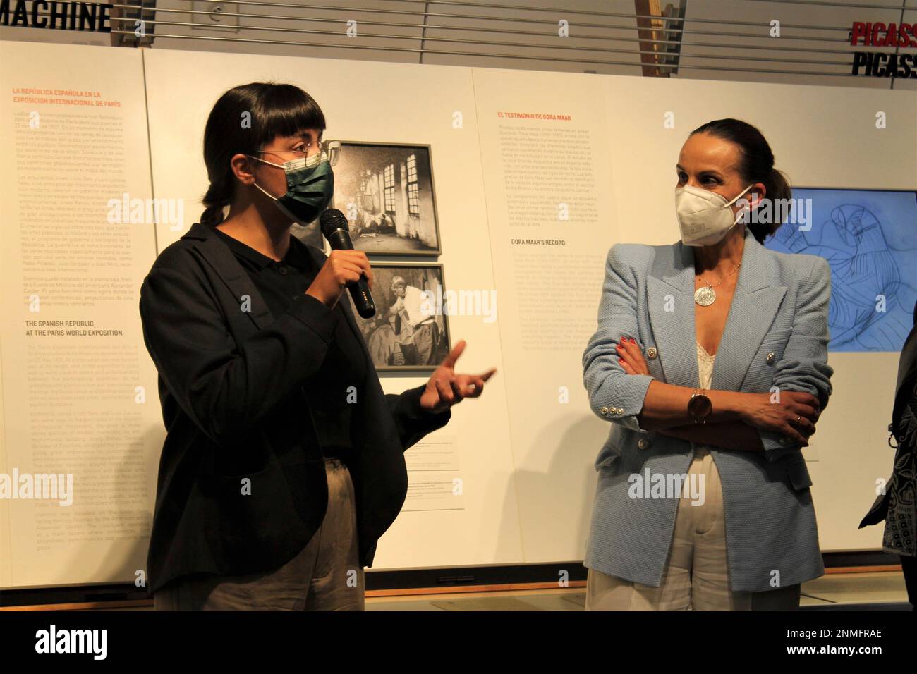 The curator of the exhibition, Manuela Pedrón Nicolau (l) and the ...